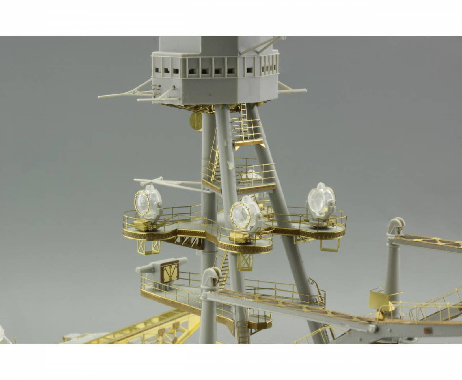 Eduard ED53112 USS Arizona part 6 - superstructure - Trumpeter - / 1:200