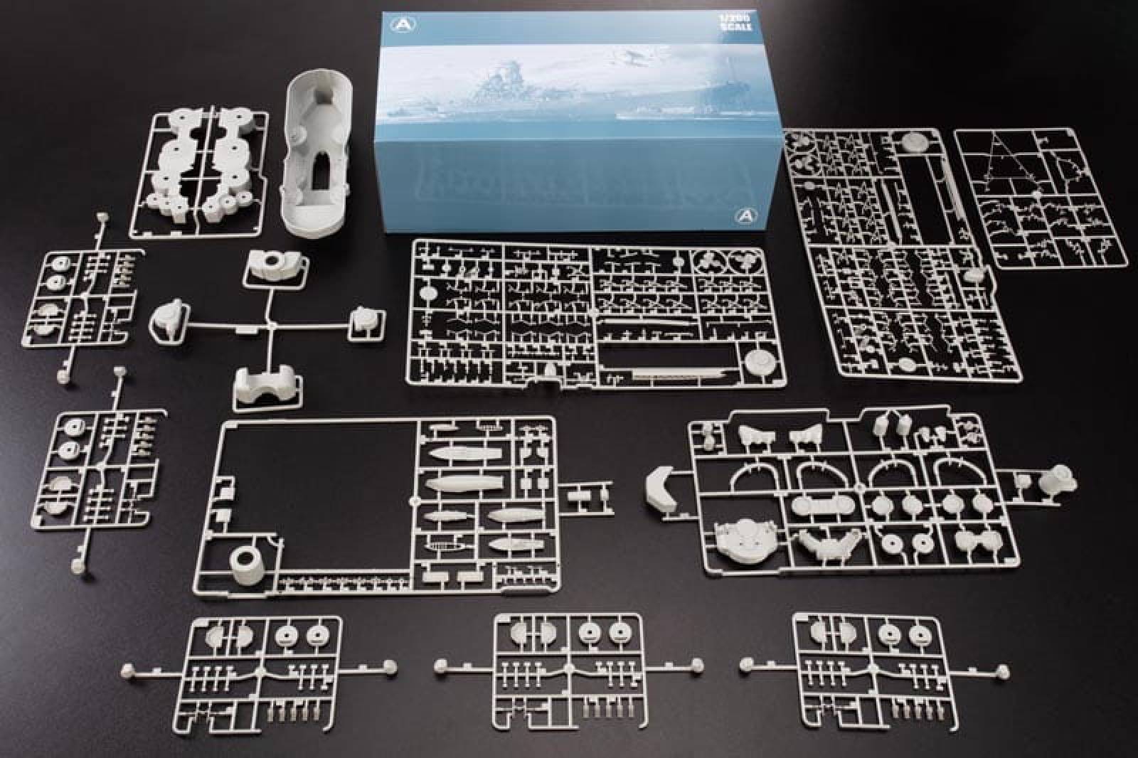 Glow2B 5058052000 YAMATO Battleship - PREMIUM / 1:200